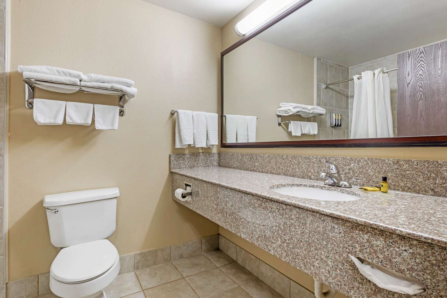 Best Western Plus Burleson Inn & Suites | Rooms & Rates
