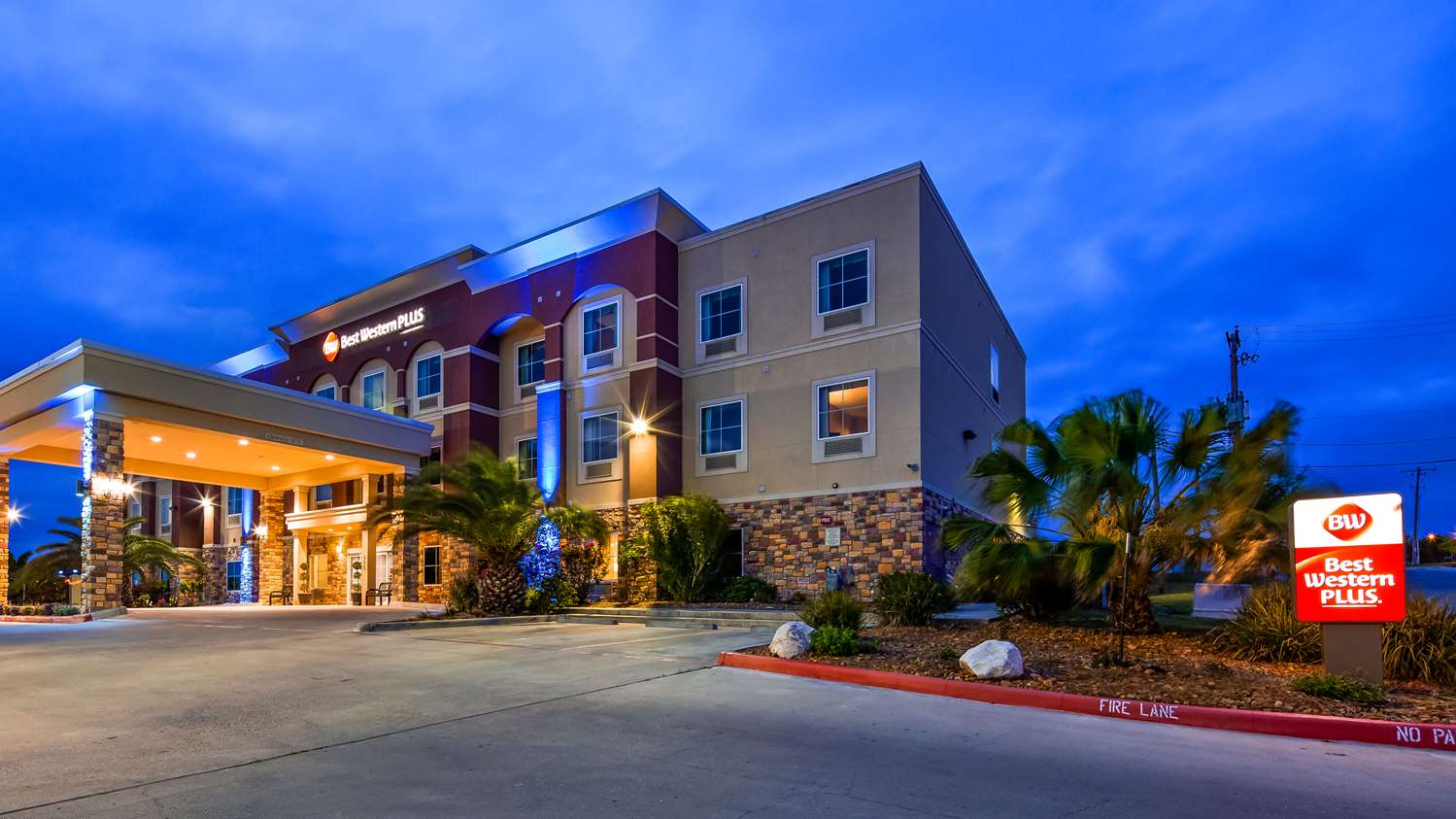 Best Western Plus Kenedy Inn | Rooms & Rates