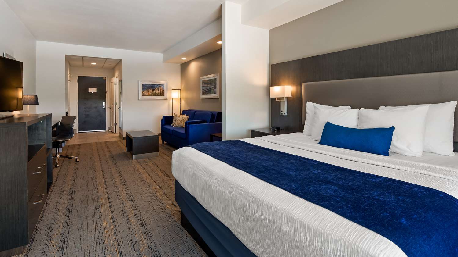 Best Western Plus Roland Inn & Suits | Rooms & Rates