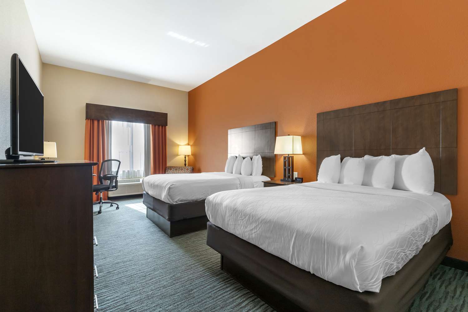 Best Western Plus Longhorn Inn & Suites | Rooms & Rates