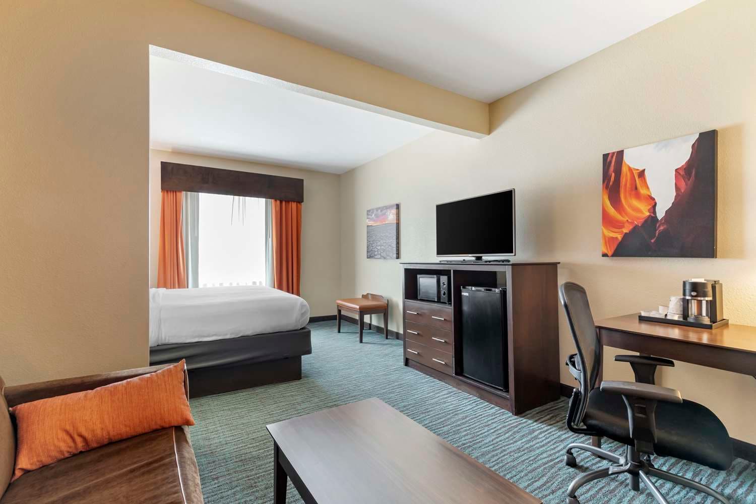 Best Western Plus Longhorn Inn & Suites | Rooms & Rates