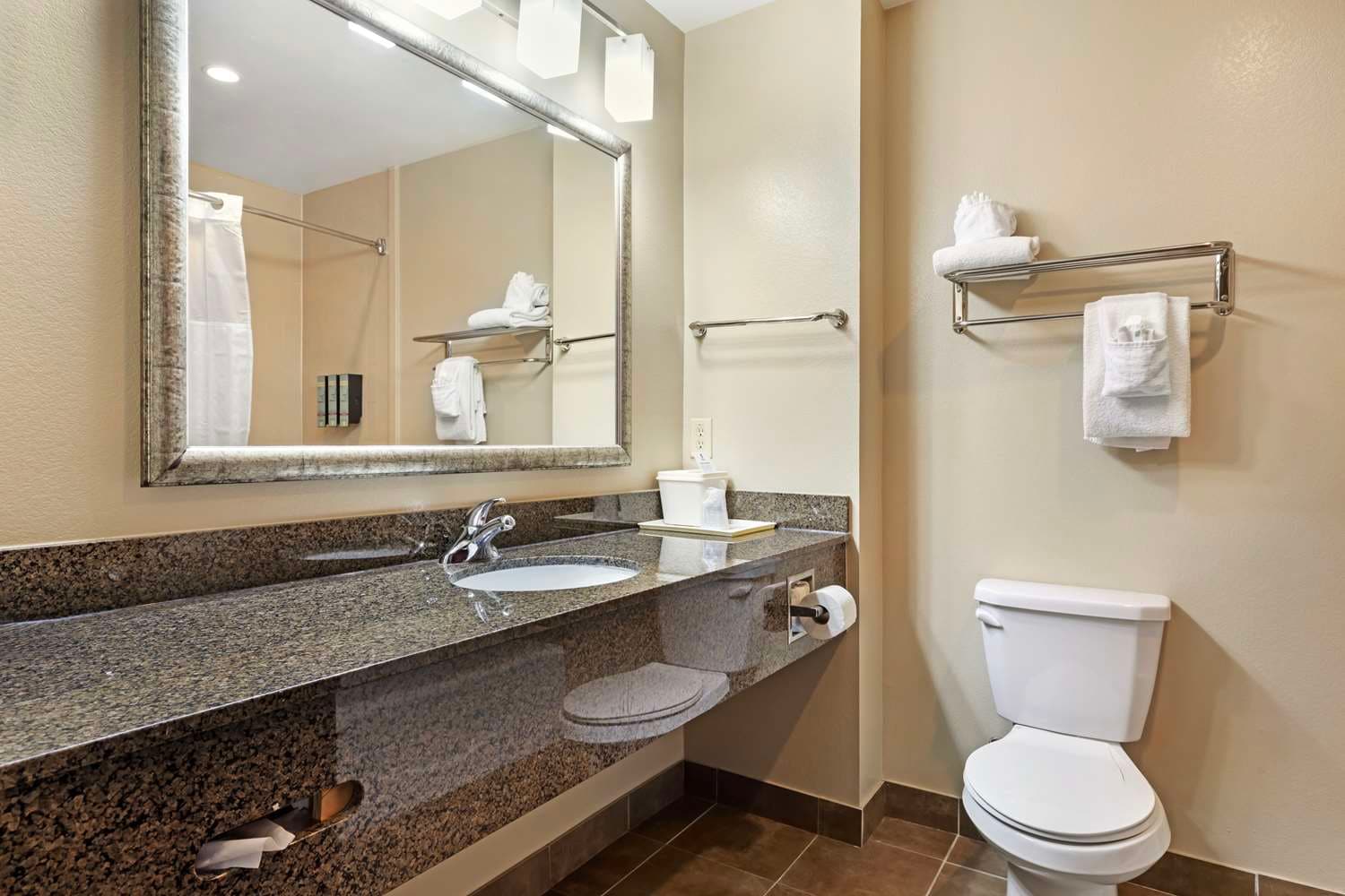 Best Western Carthage Inn & Suites | Rooms & Rates