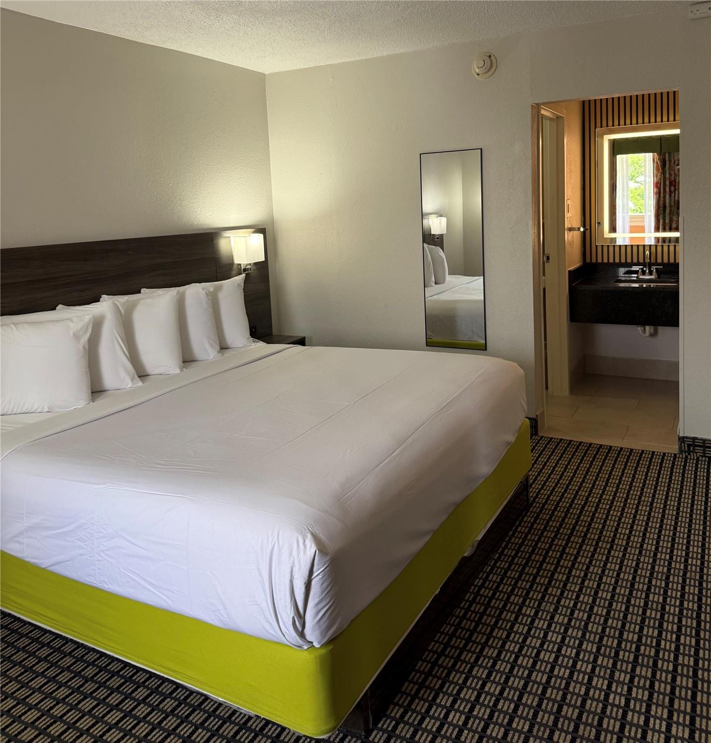 SureStay by Best Western Irving Grapevine DFW North | Rooms