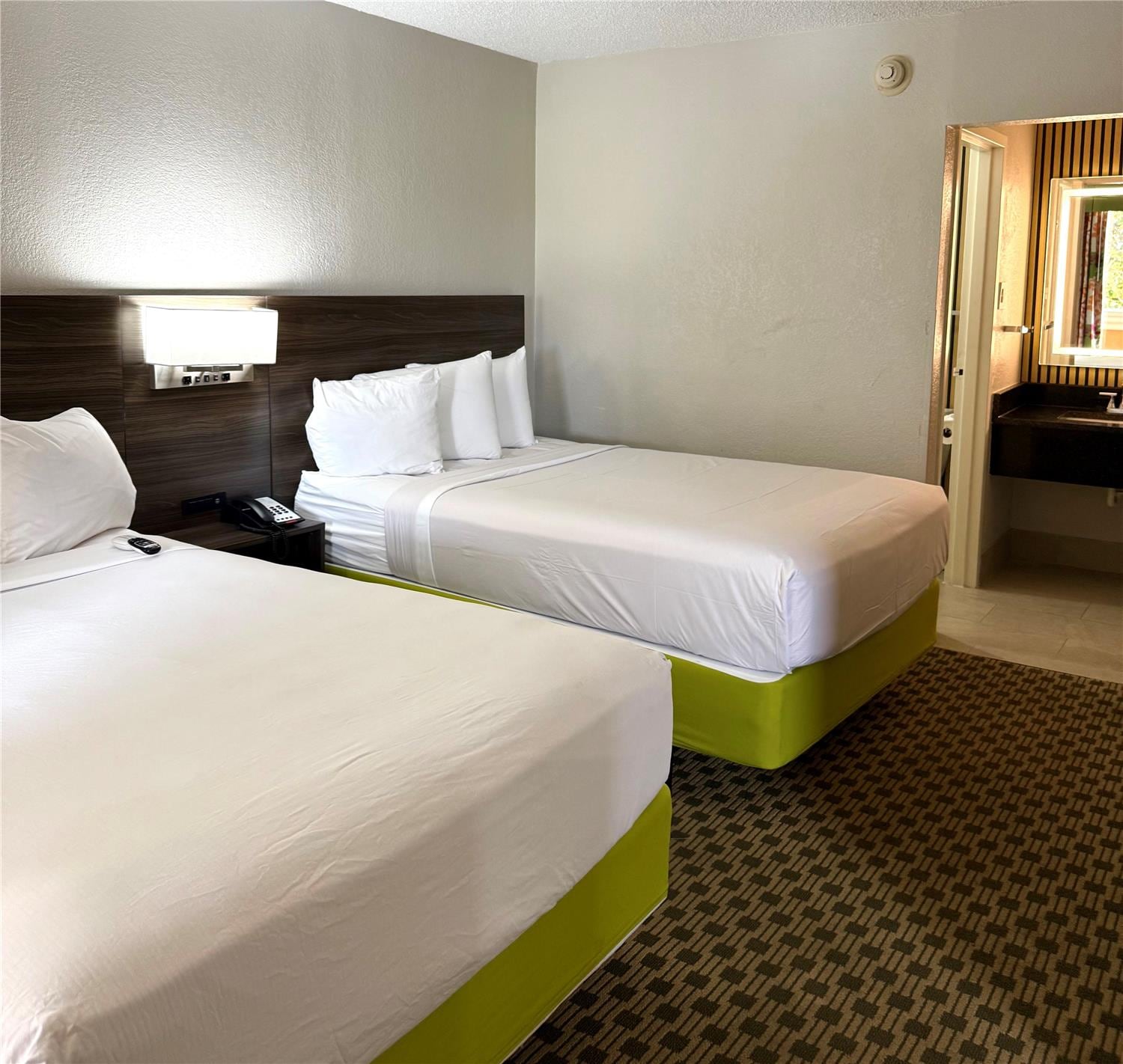 SureStay by Best Western Irving Grapevine DFW North | Rooms