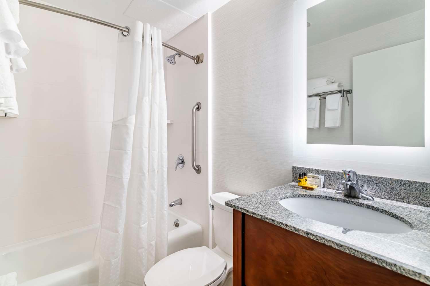 Best Western Springfield | Rooms & Rates