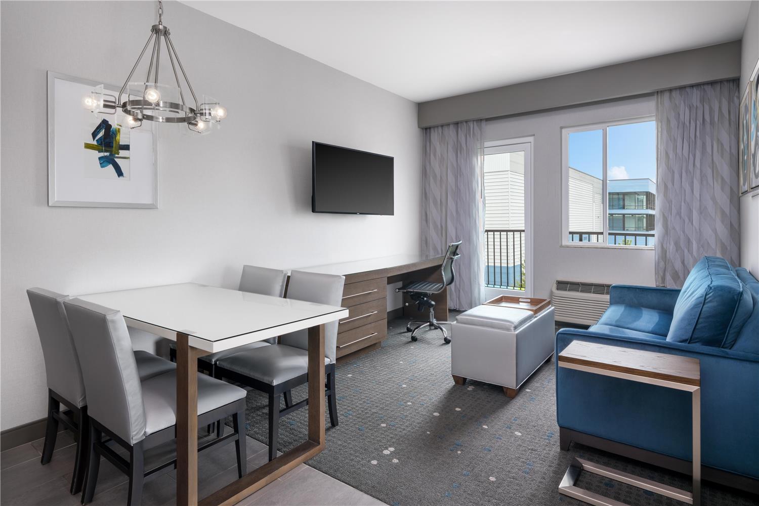Best Western Premier Fishers Landing Hotel | Rooms & Rates
