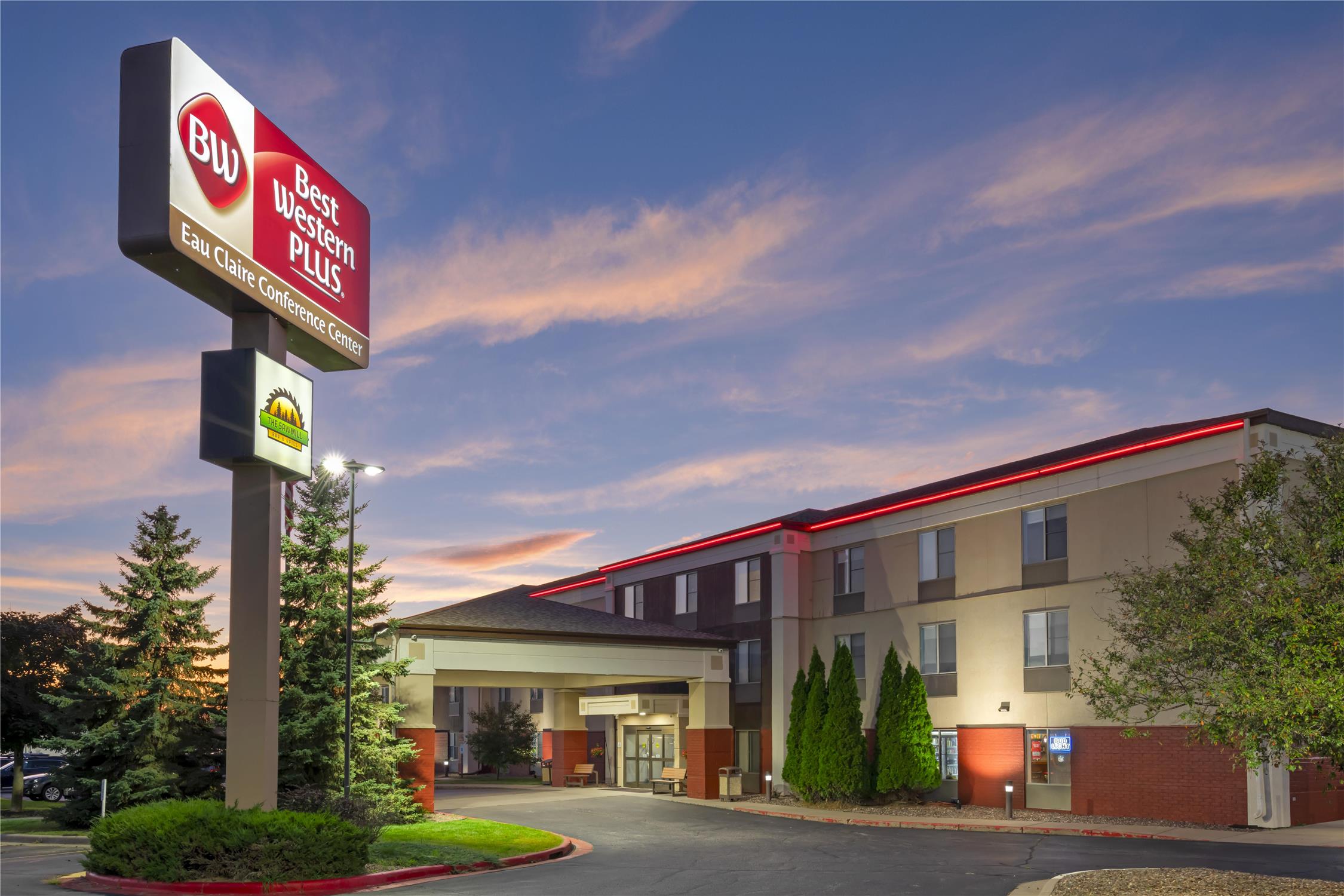 Best Western Plus Trail Lodge Hotel & Suites | Rooms & Rates