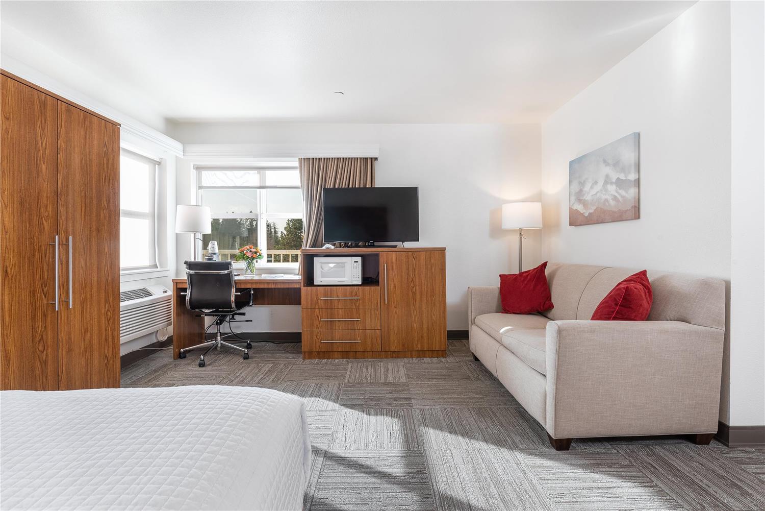 Marshall Suites Bainbridge Island SureStay Collection | Rooms