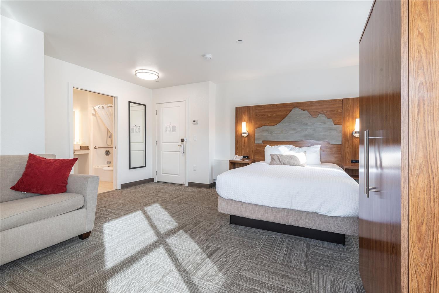 Marshall Suites Bainbridge Island SureStay Collection | Rooms