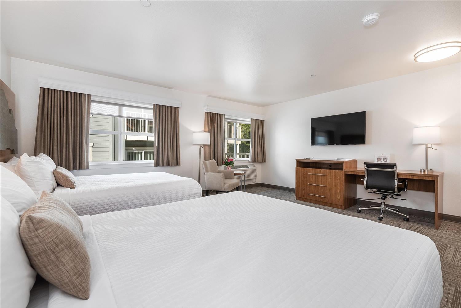 Marshall Suites Bainbridge Island SureStay Collection | Rooms