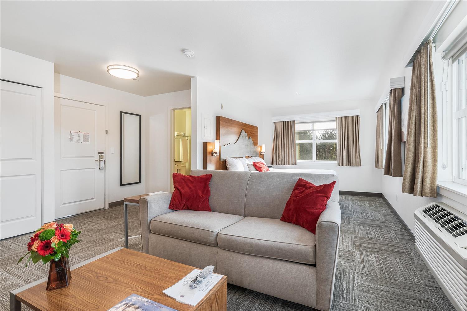 Marshall Suites Bainbridge Island SureStay Collection | Rooms