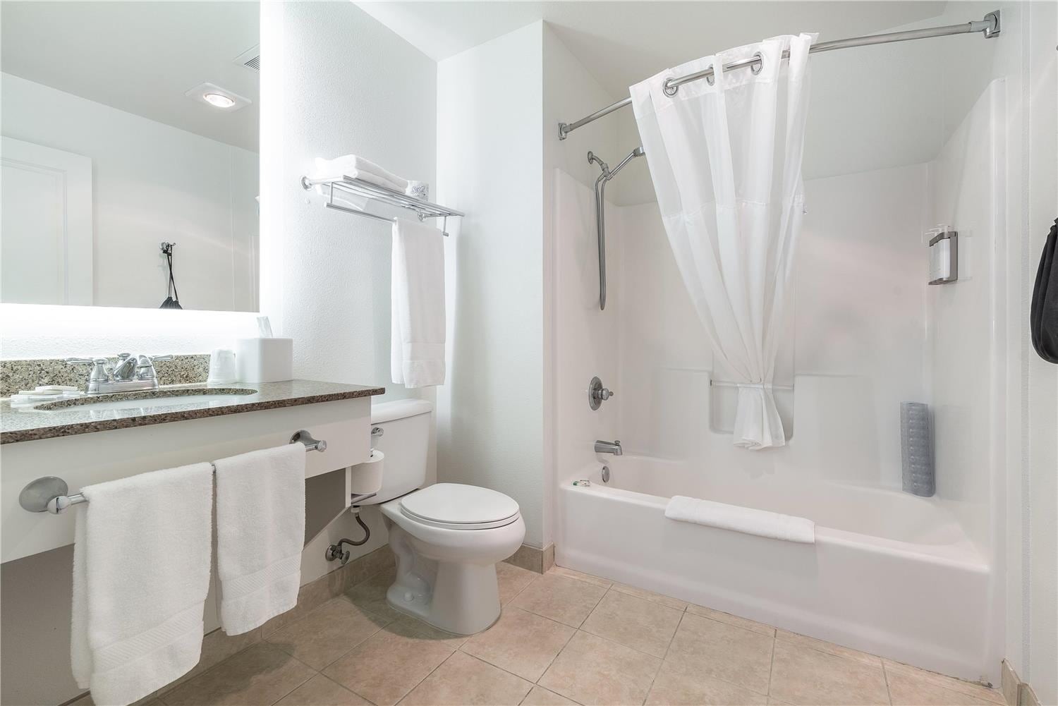 Marshall Suites Bainbridge Island SureStay Collection | Rooms