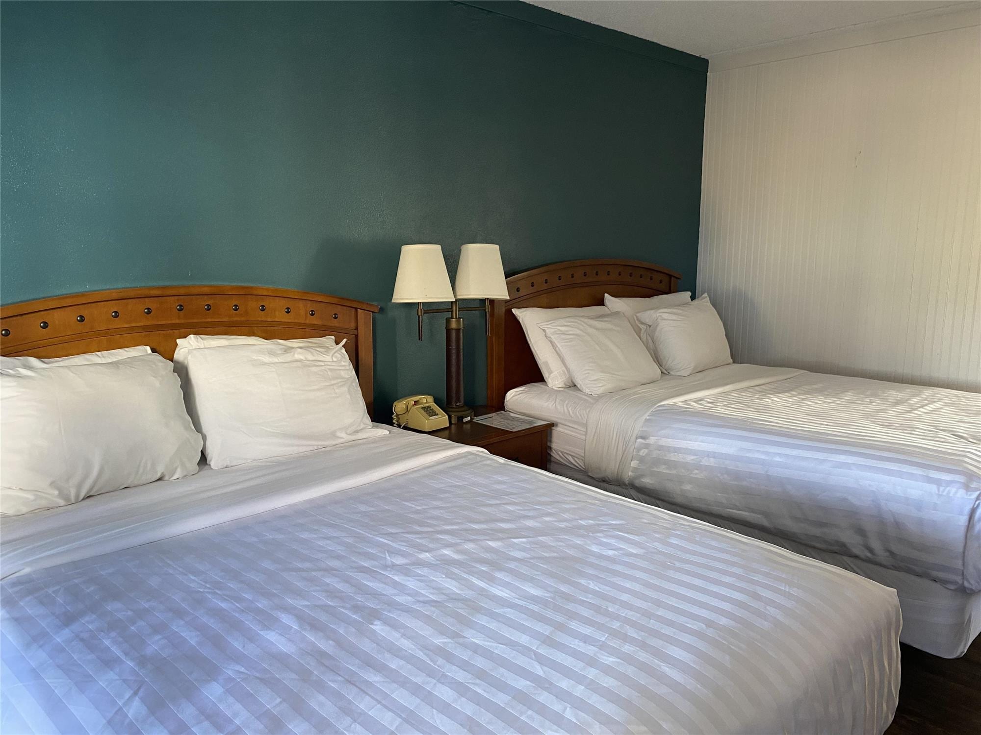 Tombstone Lookout Lodge SureStay Collection Rooms