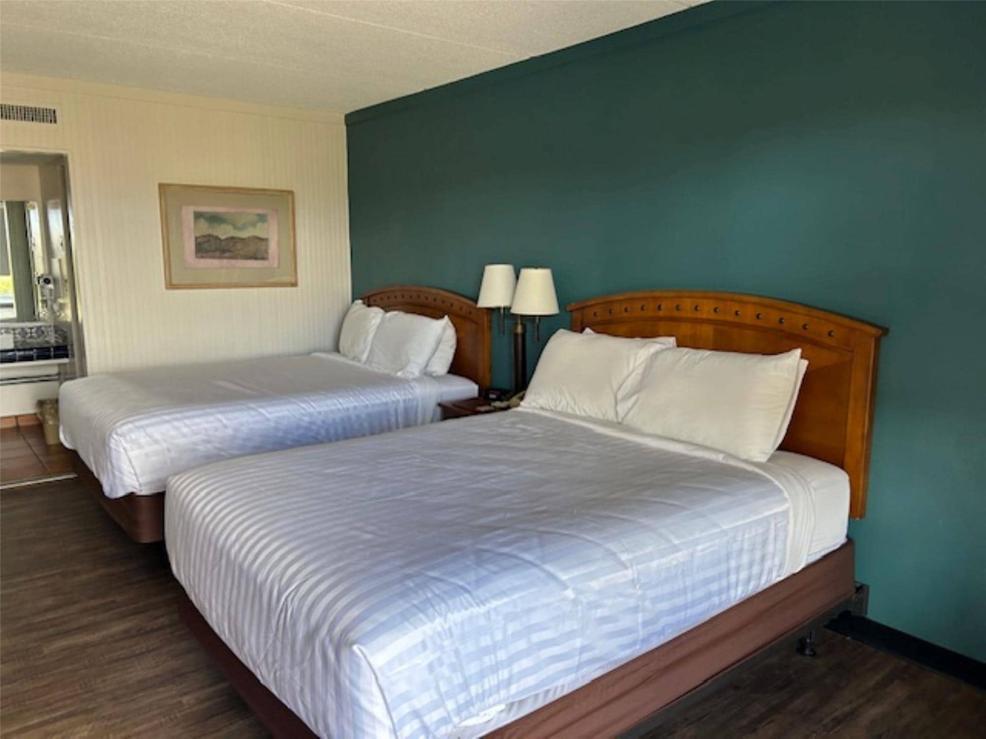 Tombstone Lookout Lodge SureStay Collection Rooms