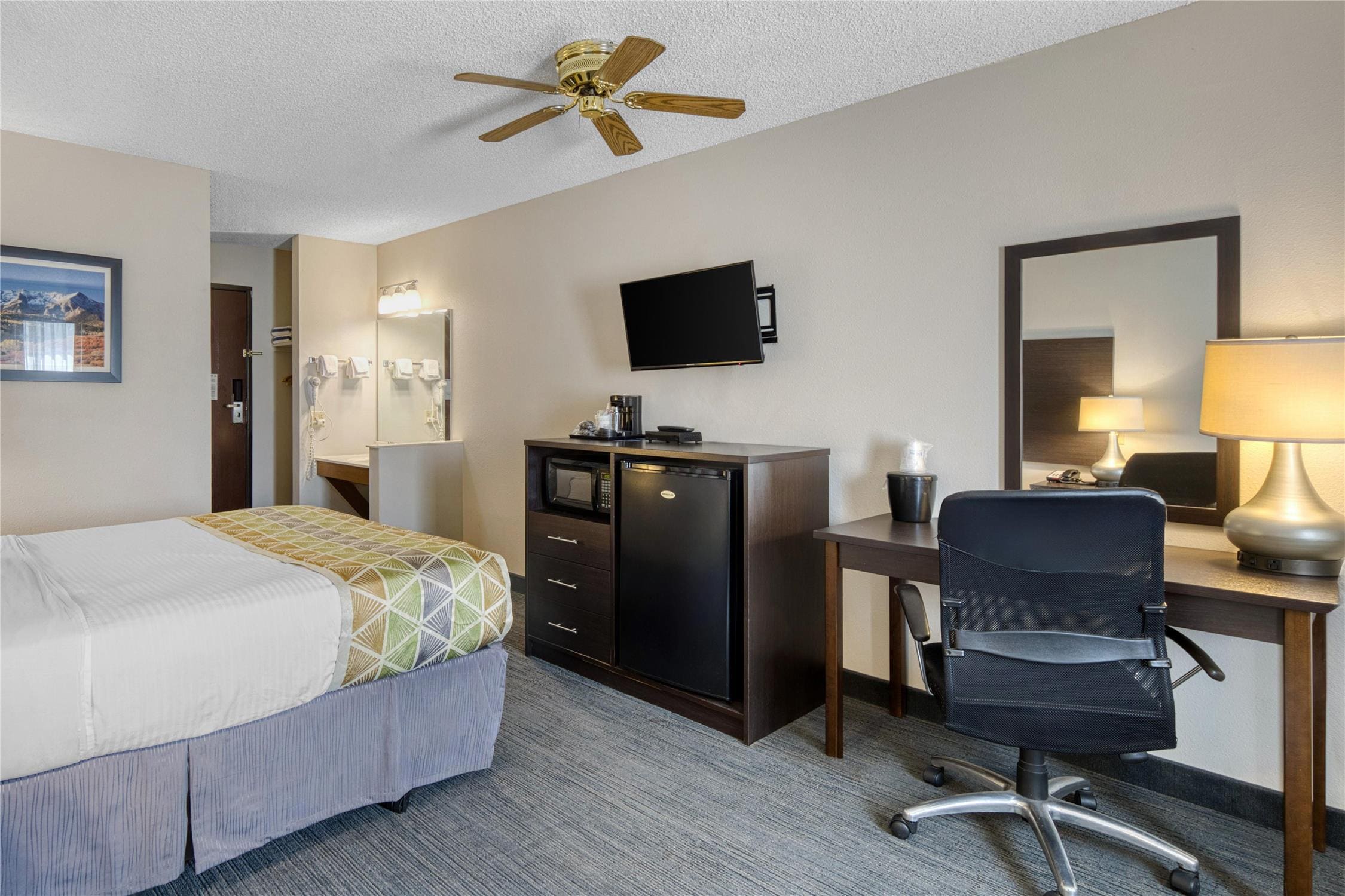 SureStay Plus Montrose | Rooms & Rates in Montrose