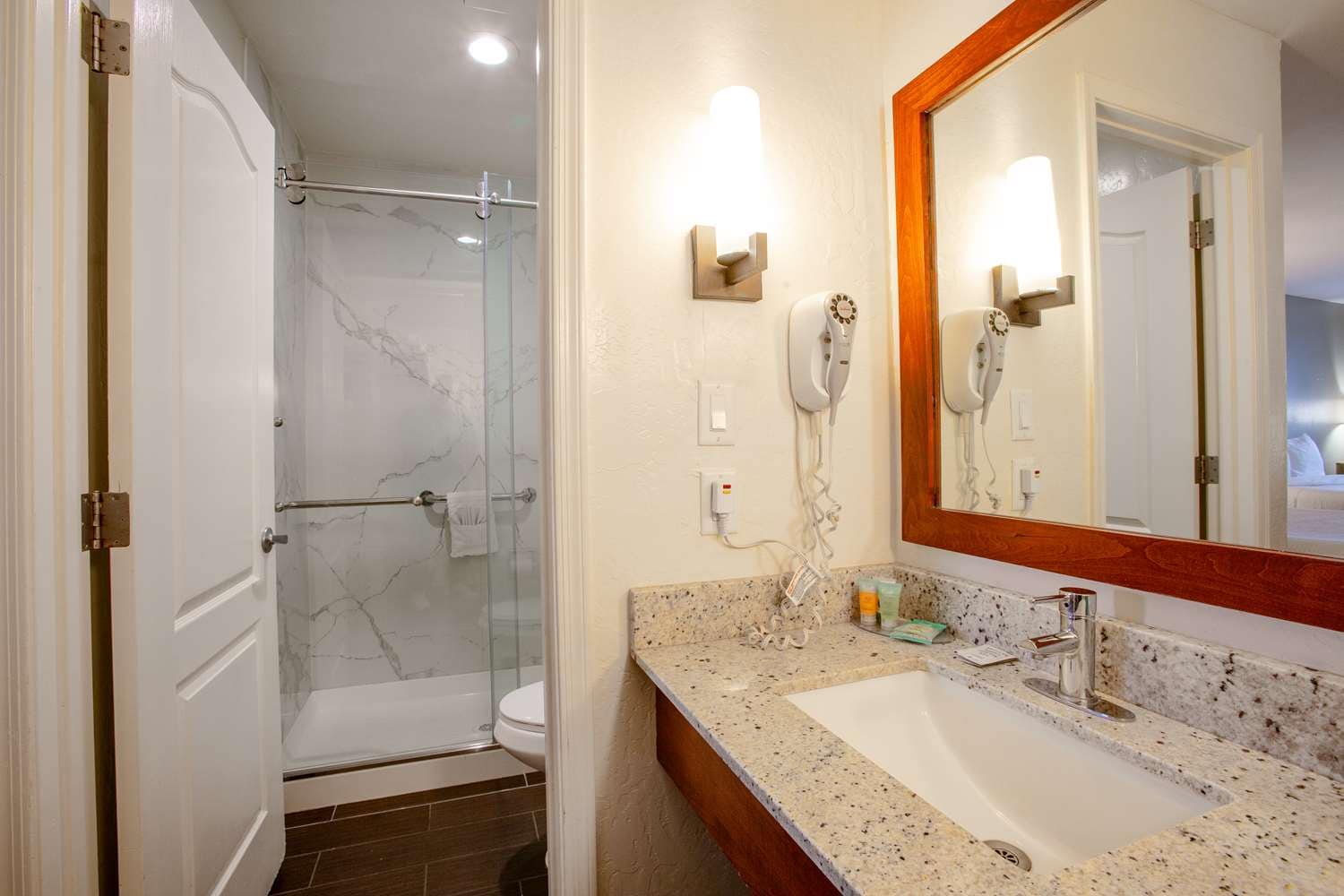 The Hotel Serene Glendale Peoria, SureStay Collection by BW