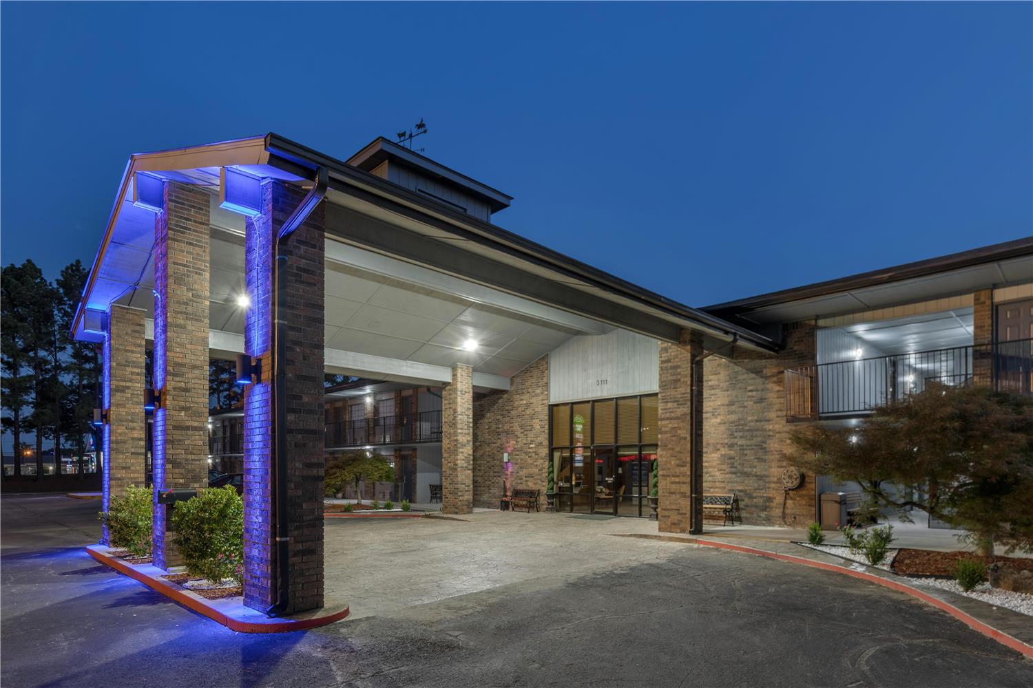 Sure Stay Plus Hotel Poteau | Rooms & Rates