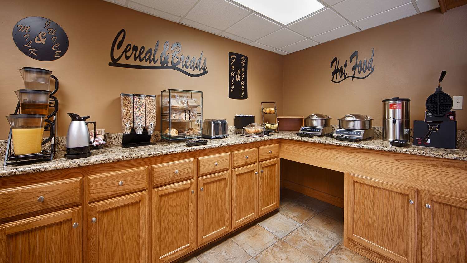 Hotel in Poteau | SureStay Plus Hotel by Best Western Poteau