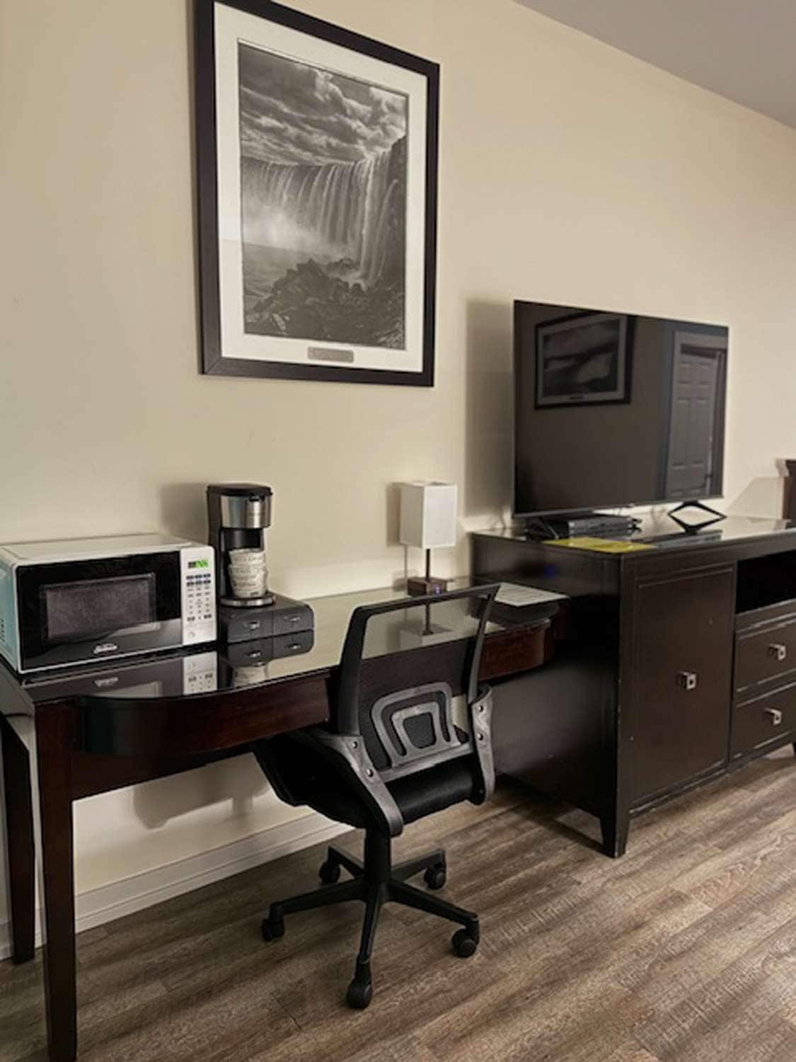 Big Bird Inn Wawa SureStay Collection by Best Western Rooms