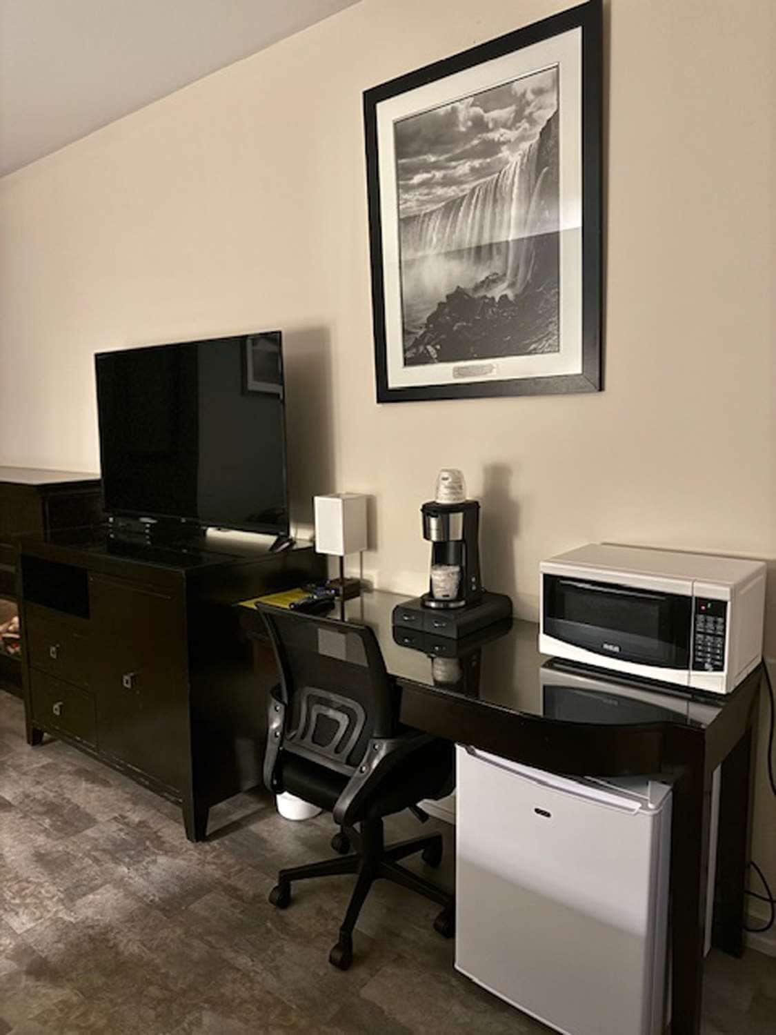 Big Bird Inn Wawa SureStay Collection by Best Western Rooms