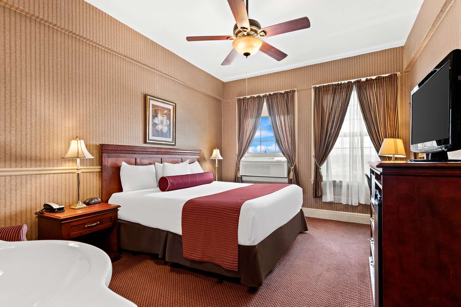 Sure Stay Signature Collection Genetti Hotel | Rooms & Rates