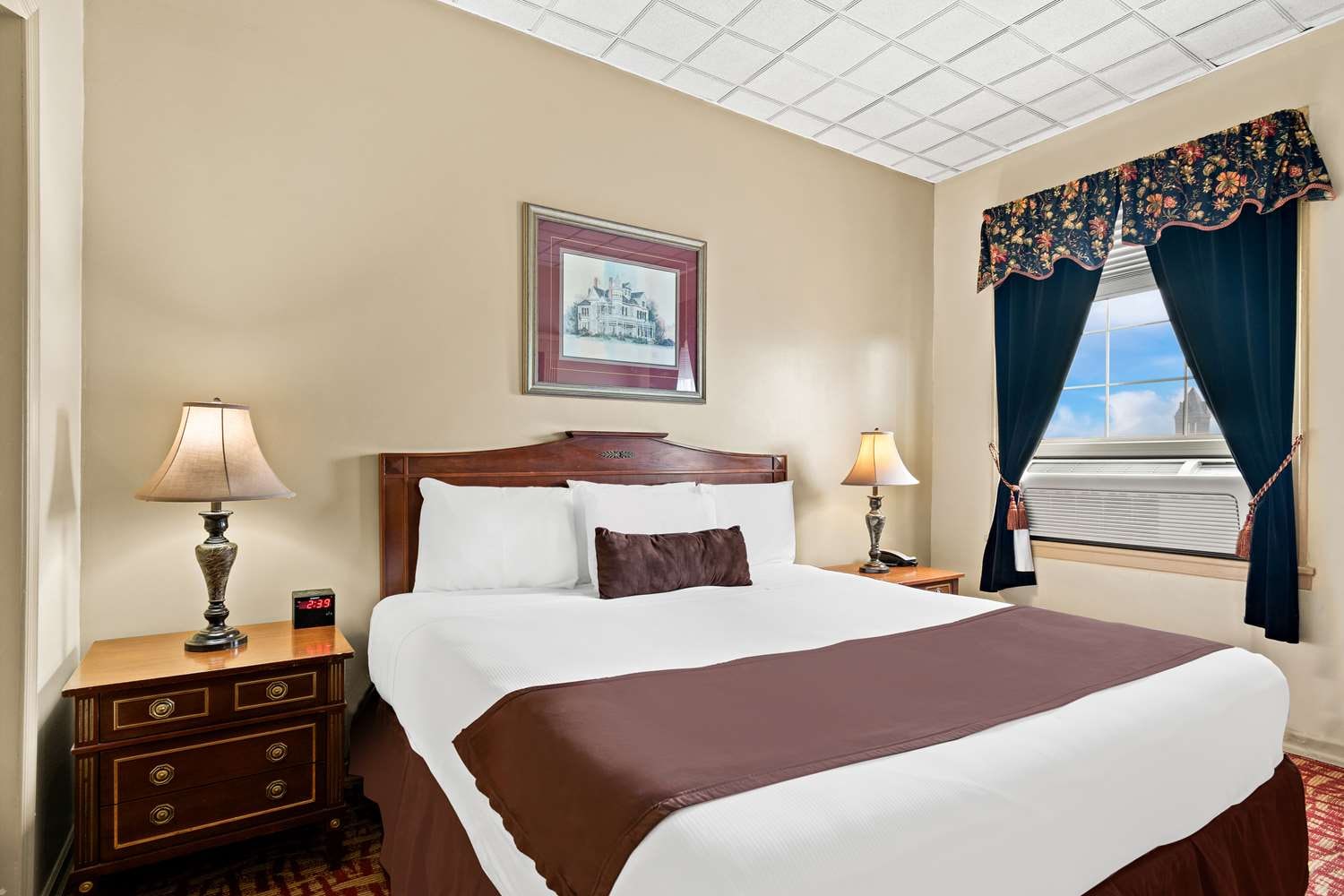 Sure Stay Signature Collection Genetti Hotel | Rooms & Rates
