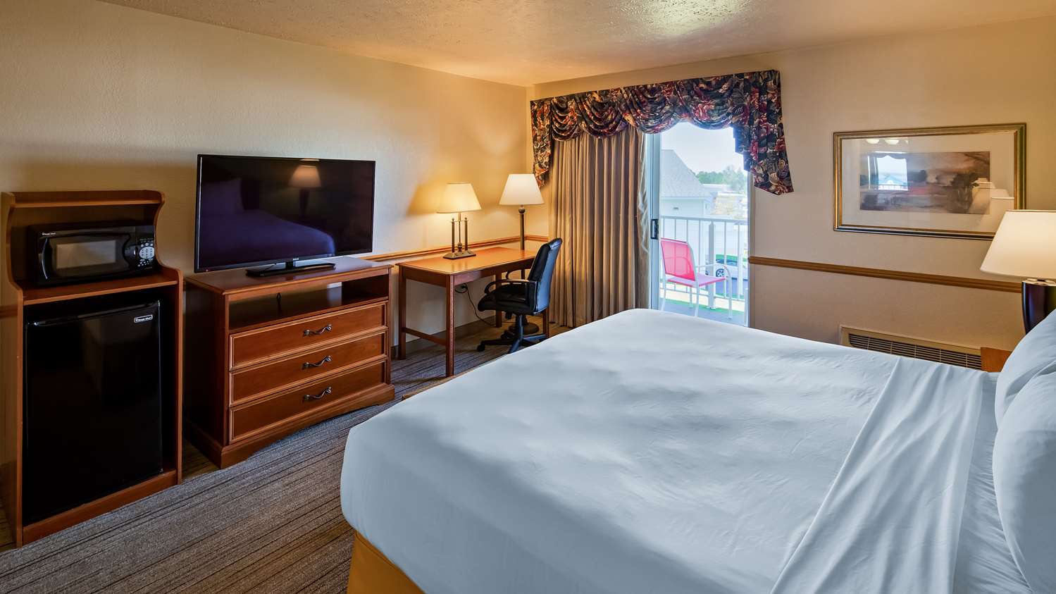 Apple Tree Inn, SureStay Collection | Rooms & Rates