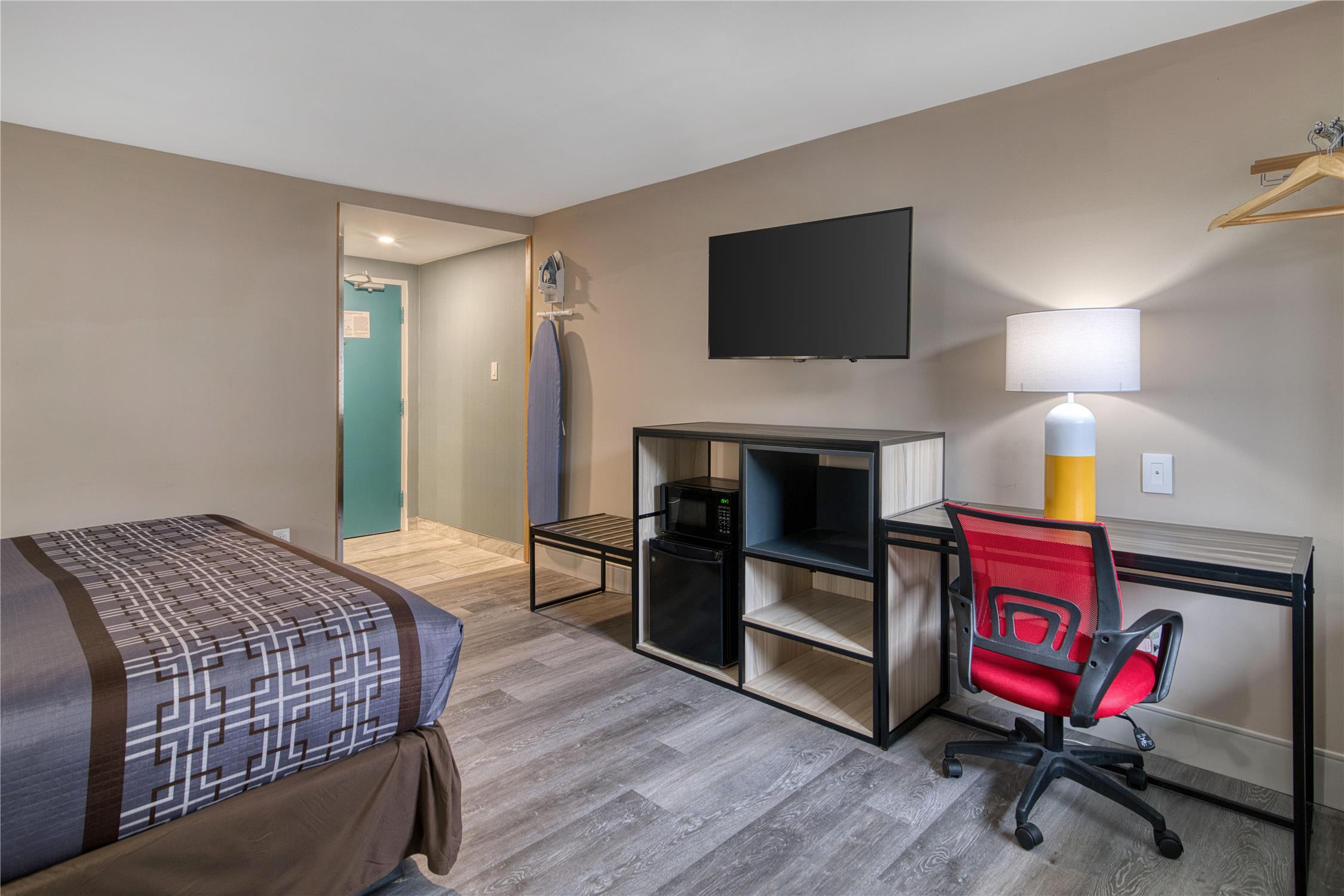 Yankee Clipper Inn SureStay Collection by Best Western Rooms
