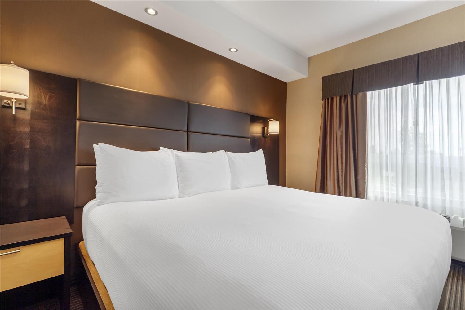 Best Western Cold Lake Inn | Rooms & Rates