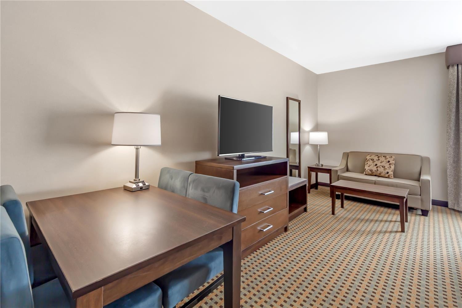 Best Western Plus Hinton Inn & Suites | Rooms & Rates