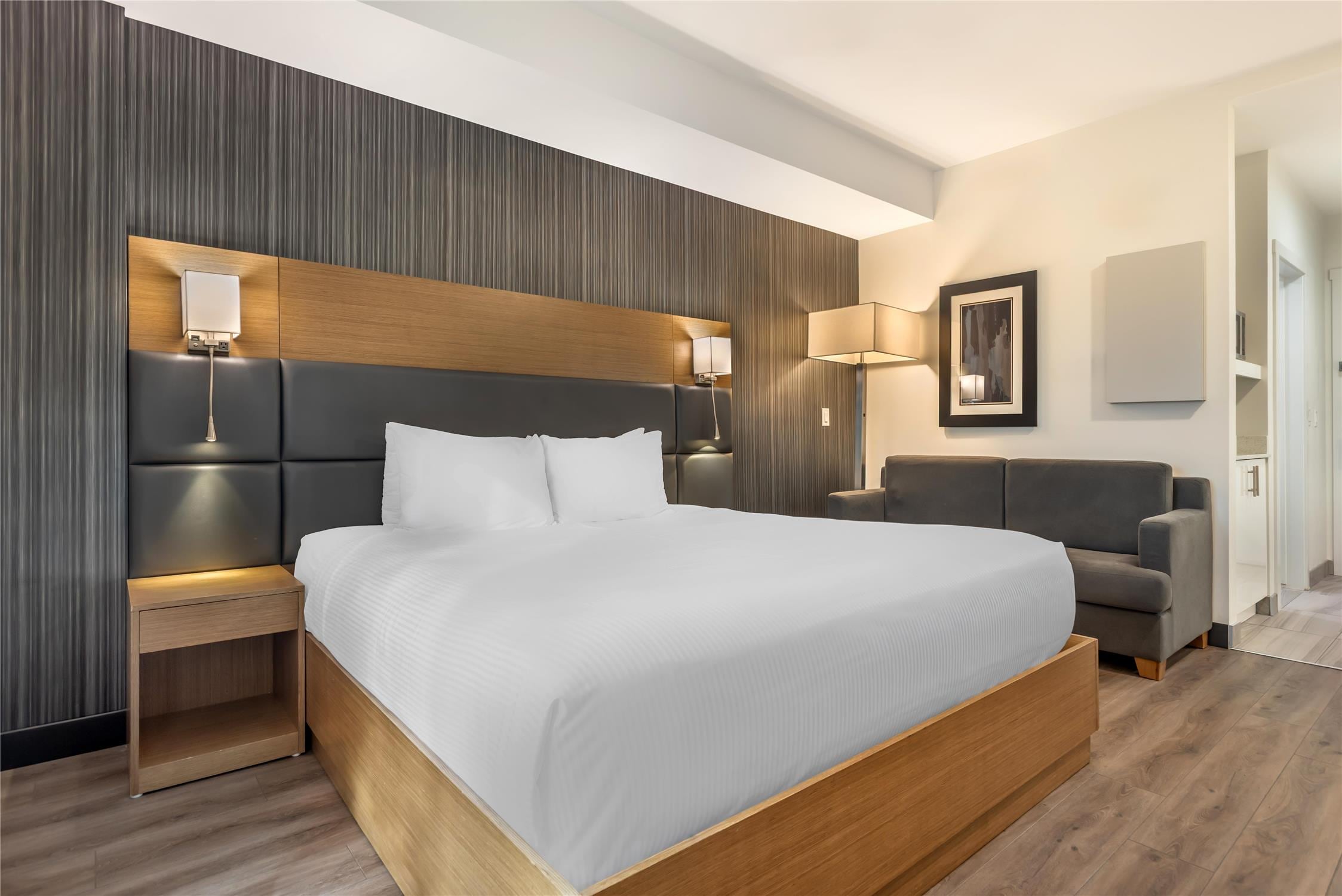 Executive Residency Calgary City View North | Rooms & Rates