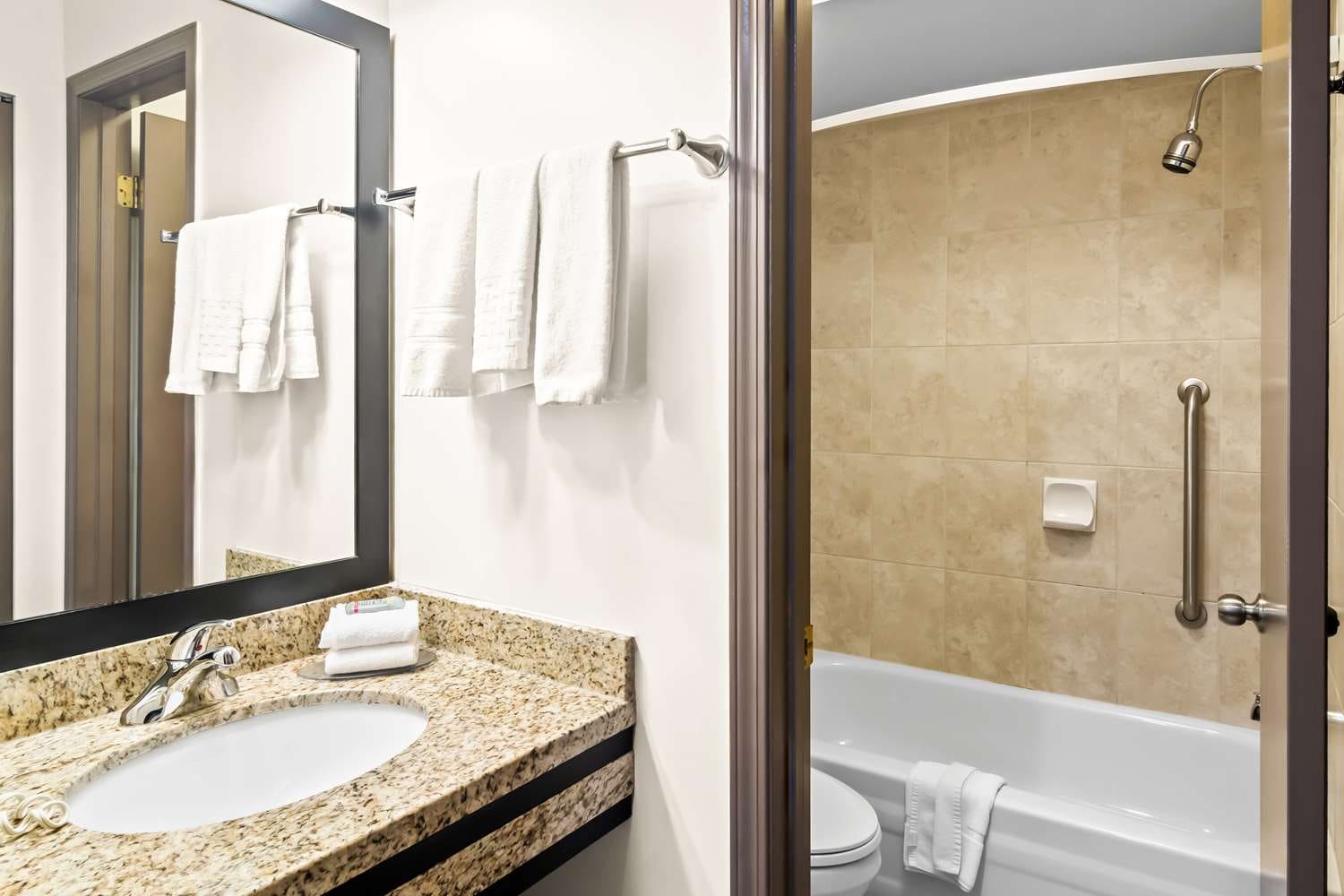 Best Western Maple Ridge Hotel | Rooms & Rates