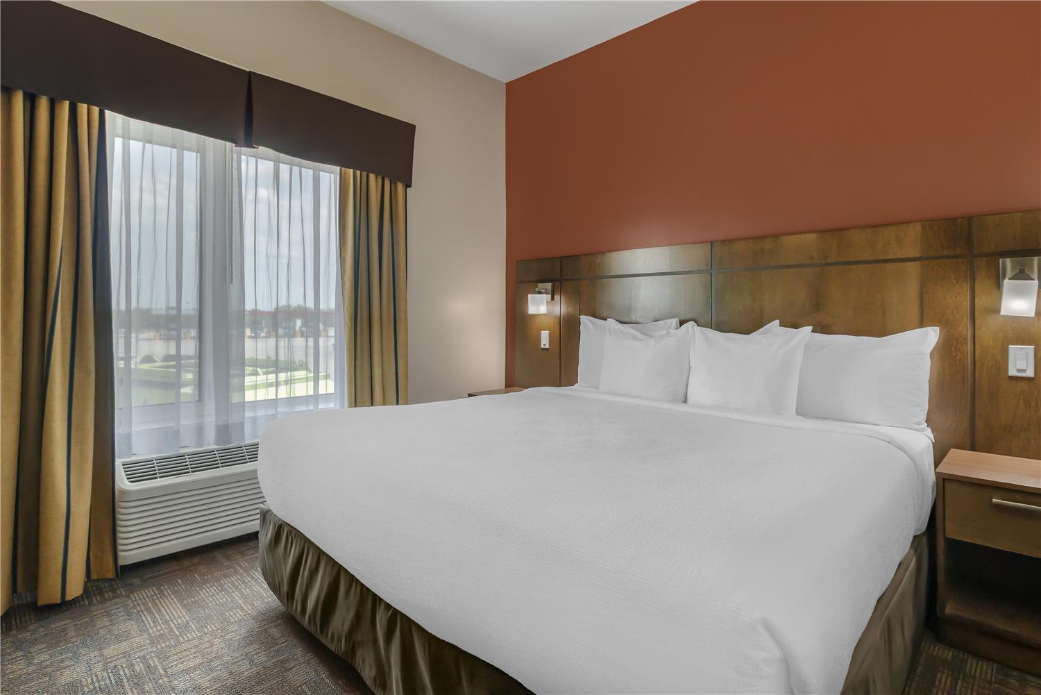 Best Western Plus Winnipeg West | Rooms & Rates