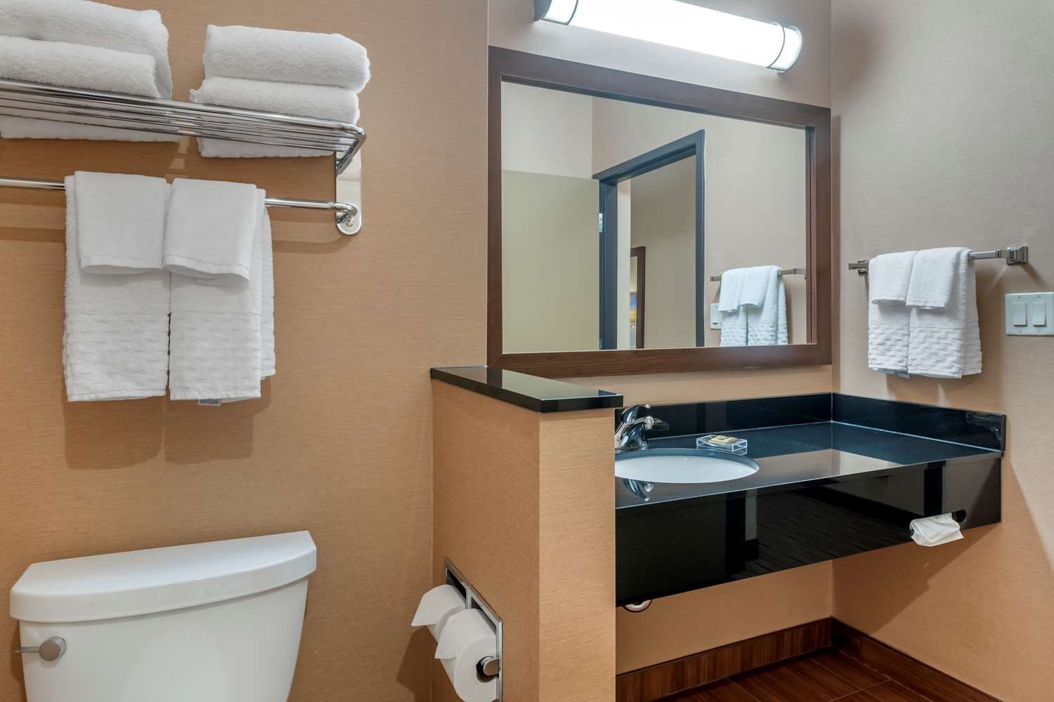 Best Western Plus Bathurst Hotel & Suites | Rooms & Rates