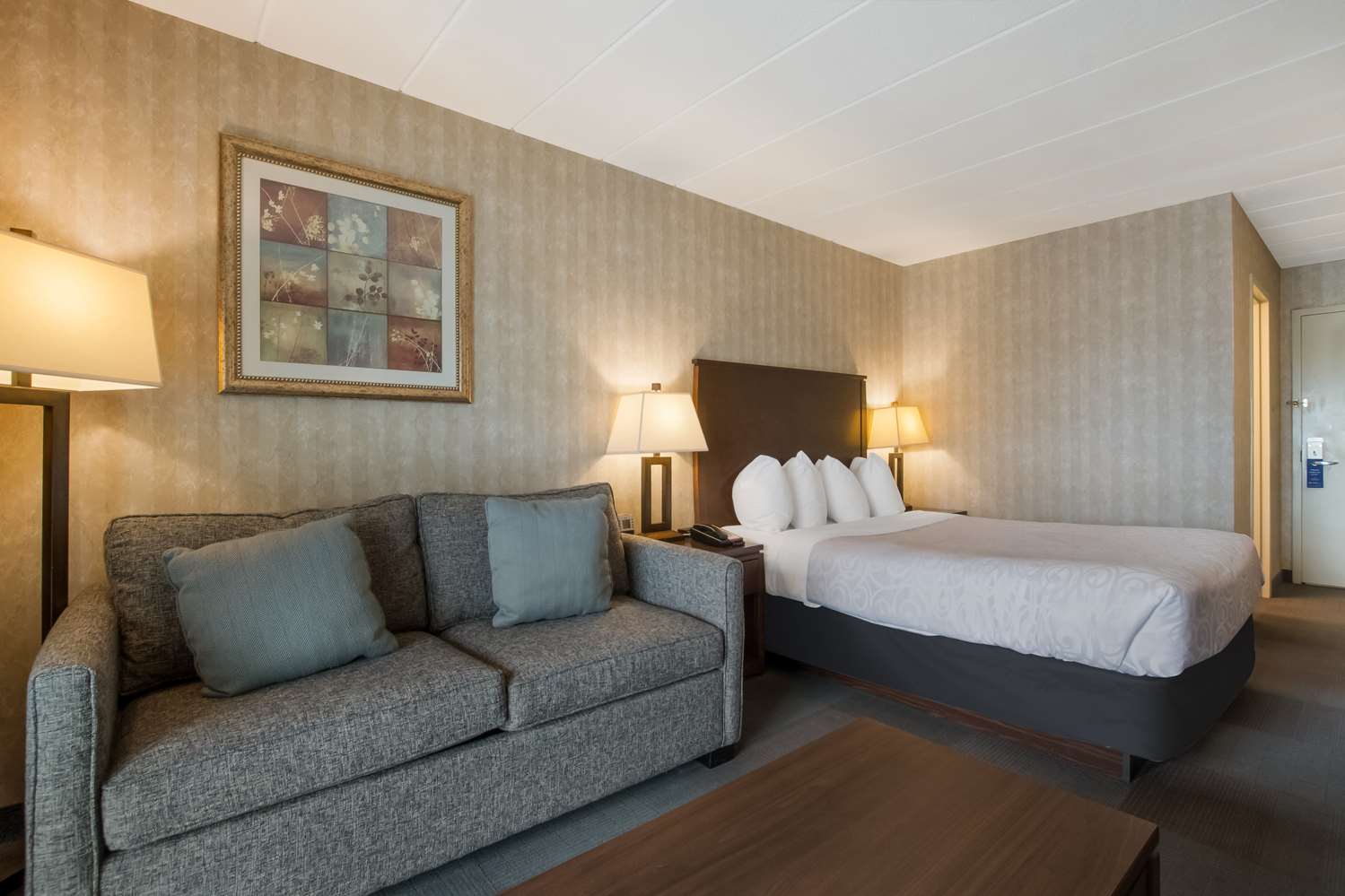 Best Western Brantford Hotel and Conf Centre | Rooms & Rates