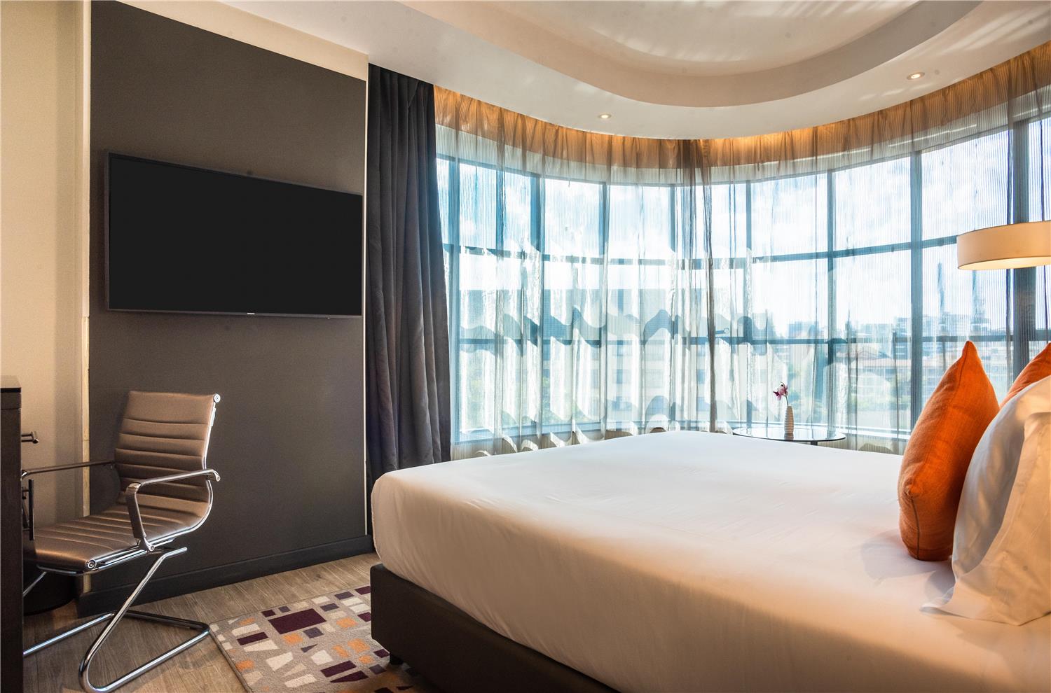 Best Western Plus Westlands Logo