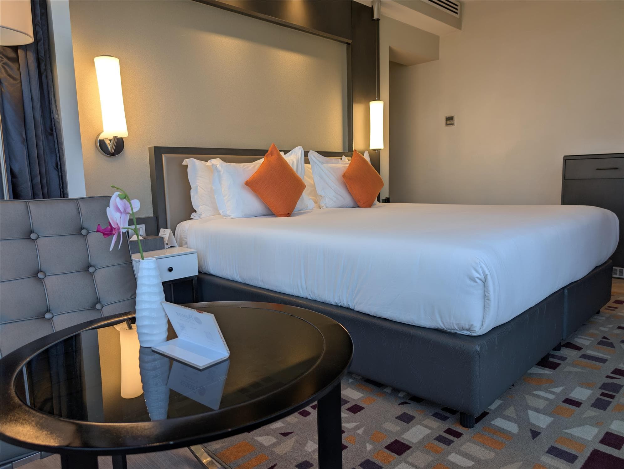 Best Western Plus Westlands Logo